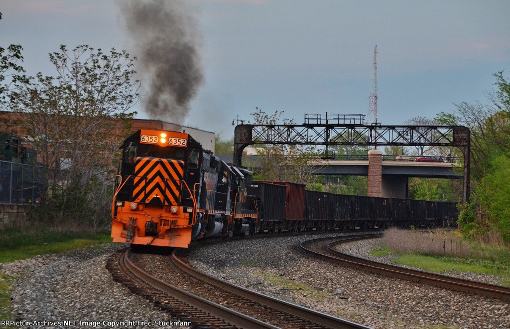 WE 6352 adds some special effects.